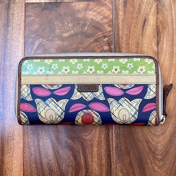 Fossil | Bags | Fossil Floral Vintage Zip Up Wallet | Poshmark
